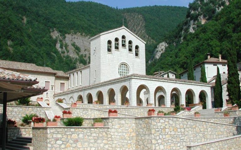 9. Roccaporena - Molise Tour & Omega Travel