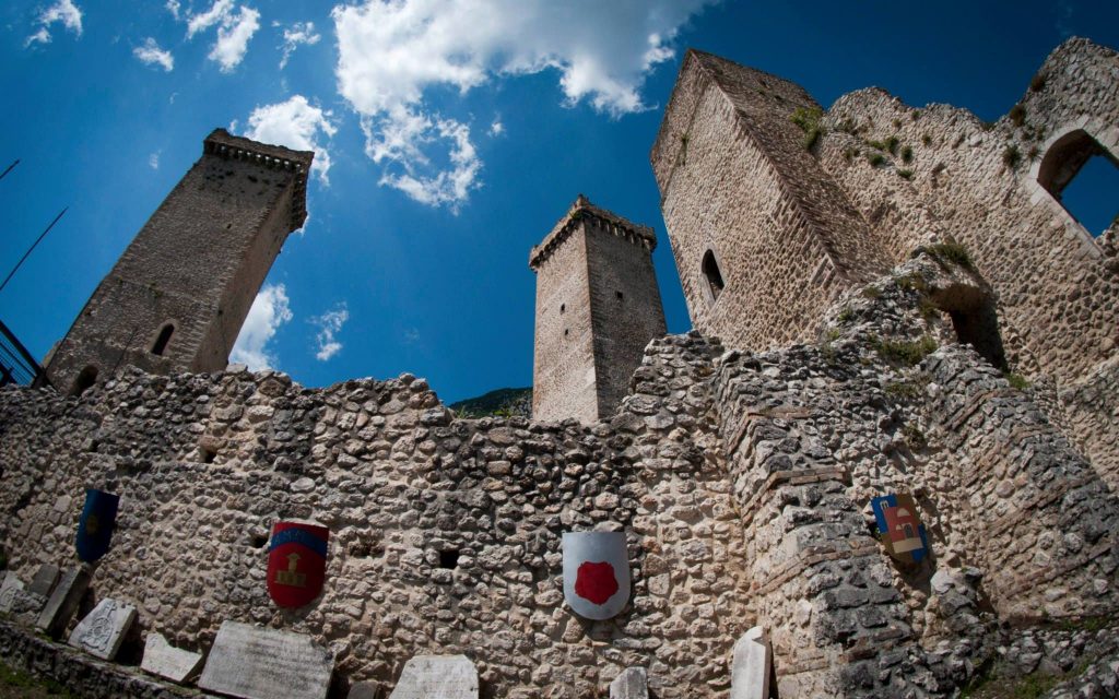 13. Pacentro - Castello Caldora - Molise Tour & Omega Travel